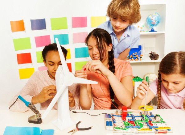 Project-Based Learning (PBL) Benefits, Examples & 10 Ideas for ...